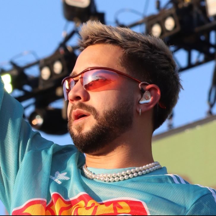 Listen to Mora's Latest Release: 'Rápido' - los40.us