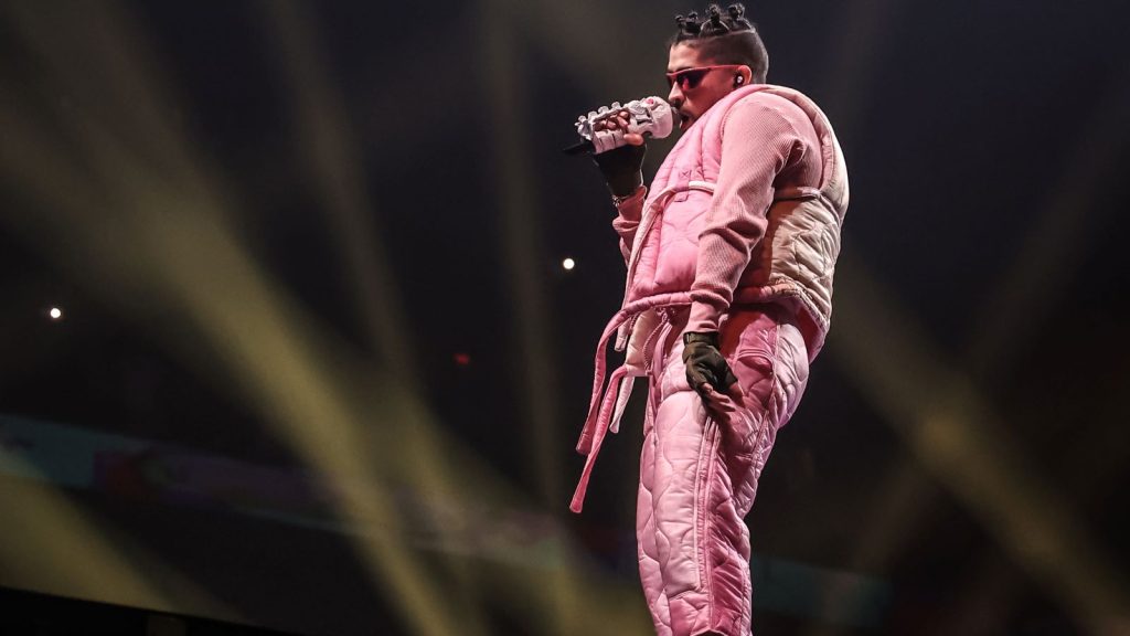 Bad Bunny, Becky G, Peso Pluma, Rosalía & Shakira Lead the 2023 Premios Juventud Nominations ...