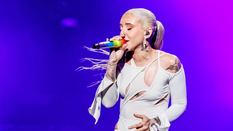 Young Miko Debuts with Powerful Album 'att.' - los40.us