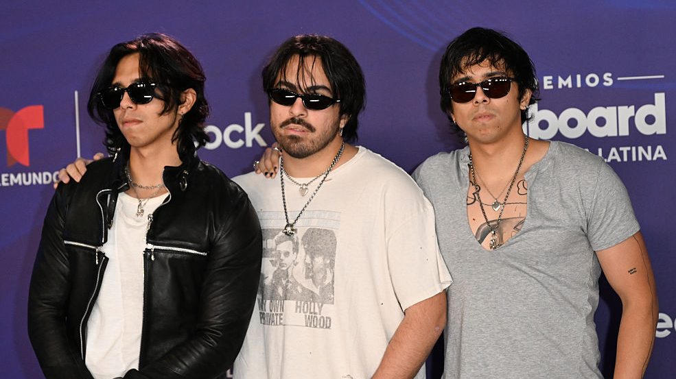 Yandel Teams Up With Latin Mafia for 'Cómo Es Que Se Hace': English ...